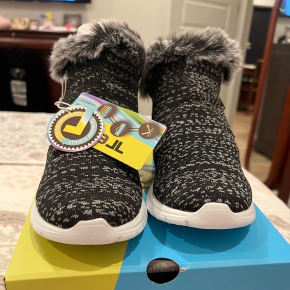 Telic | Shoes | Telic Apres Ski Recovery Boot Size 7m Granite In Color ...